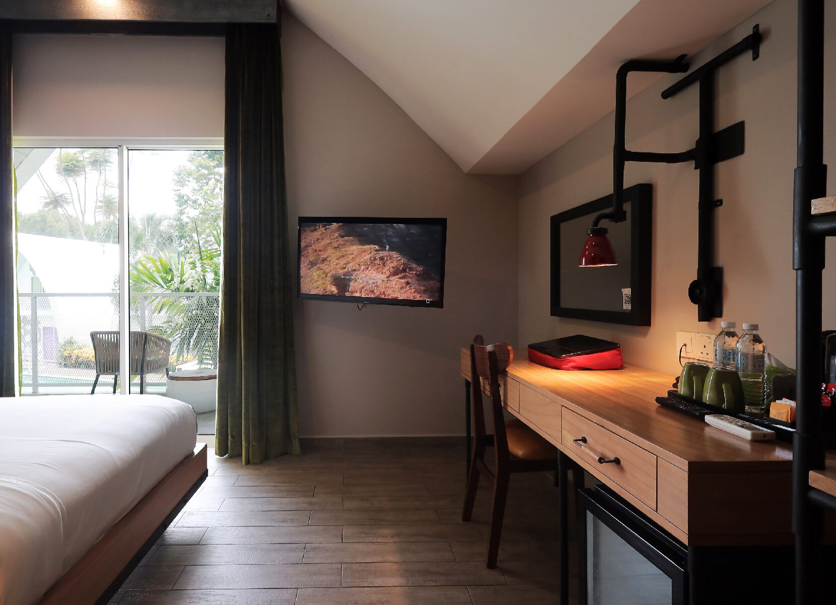 dash Deluxe Pool View - Dash Box Hotel Cyberjaya