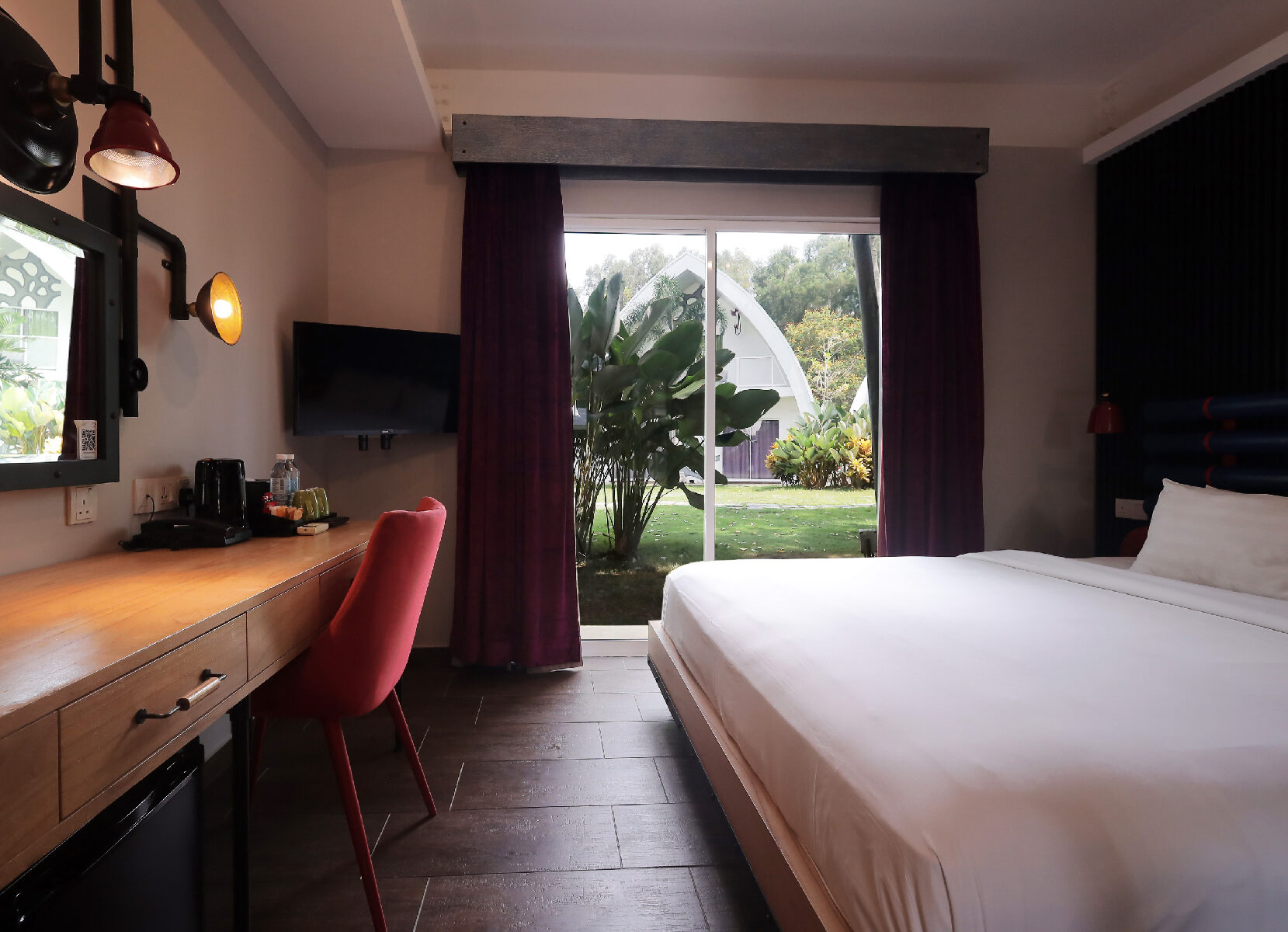 Studio King Garden View - Dash Box Hotel Cyberjaya