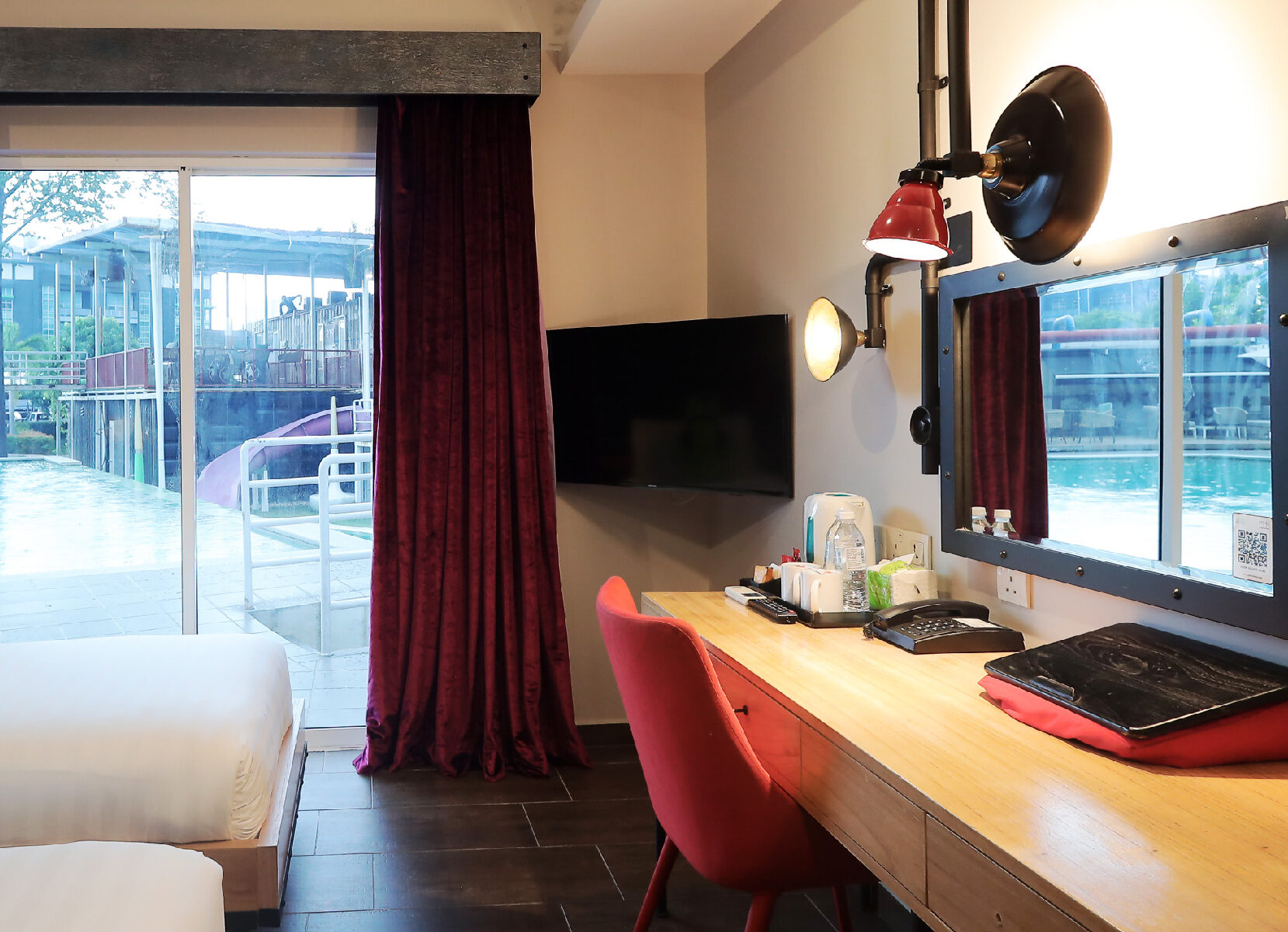 Studio Twin Pool View - Dash Box Hotel Cyberjaya